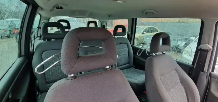 Grey Volkswagen Sharan 2003 in Valmiera, with an engine capacity of 1.90 L and mileage of 266 thousand km for 1400 €, photo 14 on AUTOMOTO.COM.LV