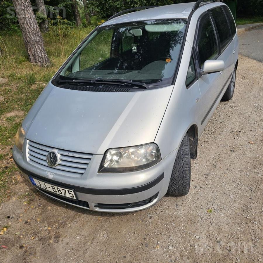 Grey Volkswagen Sharan 2003 in Cesis, with an engine capacity of 1.90 L and mileage of 446 thousand km for 1200 €, photo 1 on AUTOMOTO.COM.LV
