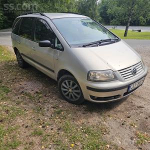 Grey Volkswagen Sharan 2003 in Cesis, with an engine capacity of 1.90 L and mileage of 446 thousand km for 1200 €, photo 3 on AUTOMOTO.COM.LV