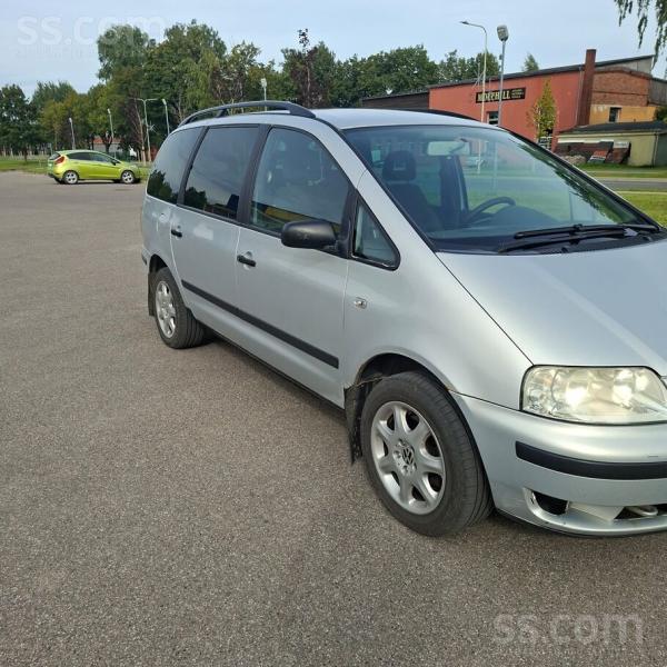 Фольксваген Шаран 2003 в Рига на AUTOMOTO.COM.LV Серый Фольксваген Шаран 2003 в Рига, объемом двигателя 1.90 л и пробегом 291 тыс. км за 2490 €, фото 4 на AUTOMOTO.COM.LV