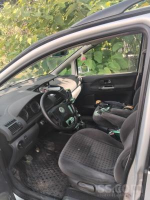 Pelēks Volkswagen Sharan 2003 Rīga, ar dzinēja tilpumu 1.90 L un nobraukumu 313 tūkst. km par 2350 €, foto 4 vietnē AUTOMOTO.COM.LV