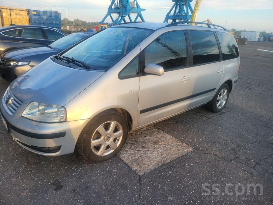 Grey Volkswagen Sharan 2003 in Riga, with an engine capacity of 1.90 L and mileage of 241 thousand km for 2300 €, photo 4 on AUTOMOTO.COM.LV