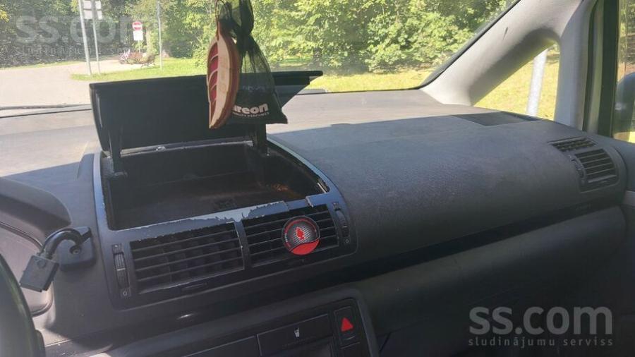 Pelēks Volkswagen Sharan 2003 Alūksne, ar dzinēja tilpumu 1.90 L un nobraukumu 0 tūkst. km par 850 €, foto 15 vietnē AUTOMOTO.COM.LV