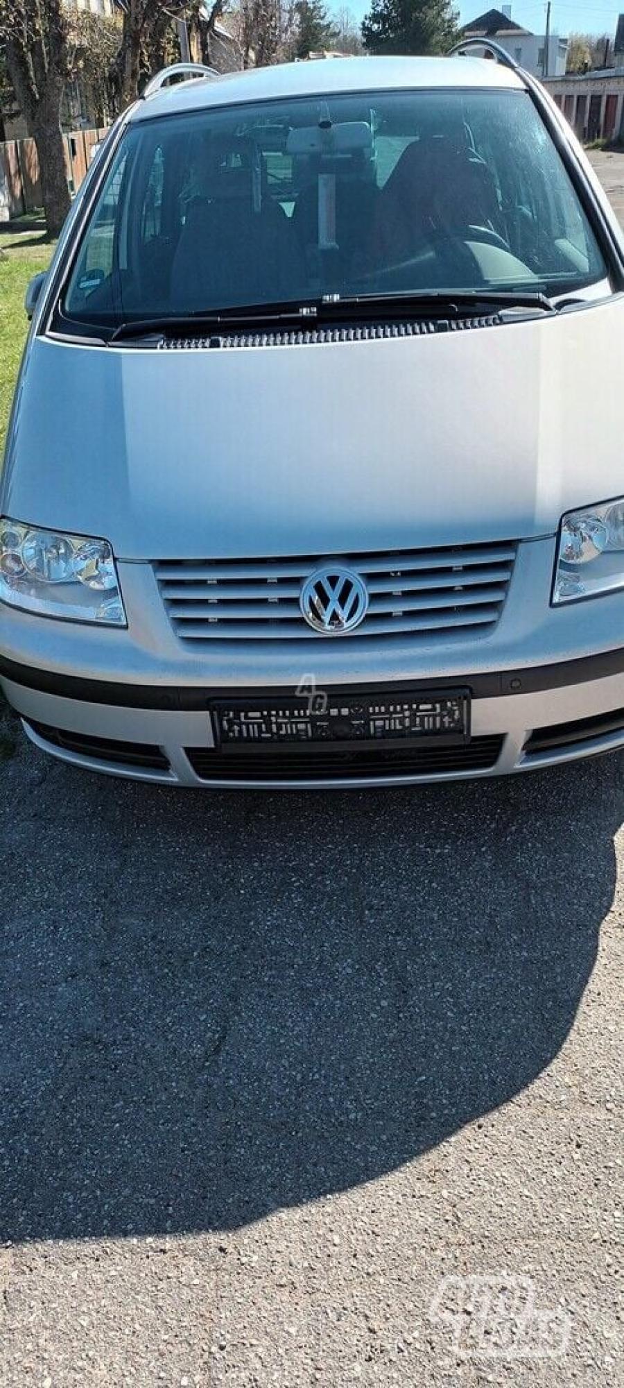 Pelēks Volkswagen Sharan 2003 Šauļi, ar dzinēja tilpumu 1.80 L un nobraukumu 146 tūkst. km par 3750 €, foto 1 vietnē AUTOMOTO.COM.LV