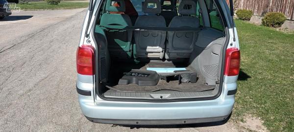 Pelēks Volkswagen Sharan 2003 Šauļi, ar dzinēja tilpumu 1.80 L un nobraukumu 146 tūkst. km par 3750 €, foto 5 vietnē AUTOMOTO.COM.LV