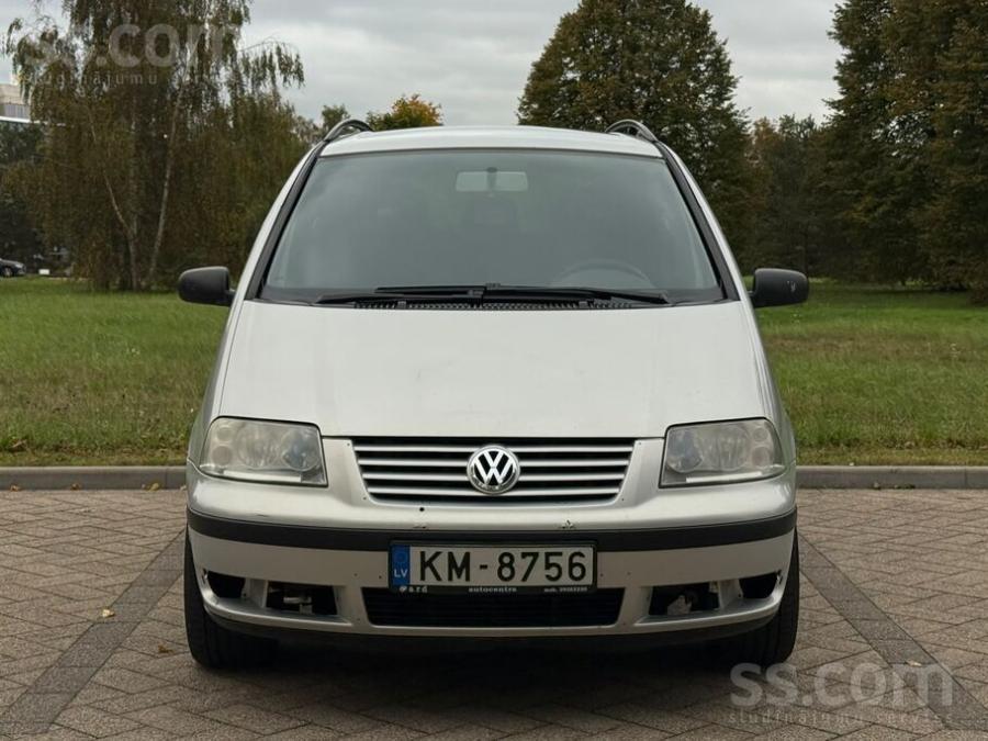 Grey Volkswagen Sharan 2003 in Riga, with an engine capacity of 1.90 L and mileage of 292 thousand km for 1590 €, photo 8 on AUTOMOTO.COM.LV