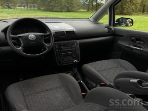 Grey Volkswagen Sharan 2003 in Riga, with an engine capacity of 1.90 L and mileage of 292 thousand km for 1590 €, photo 11 on AUTOMOTO.COM.LV