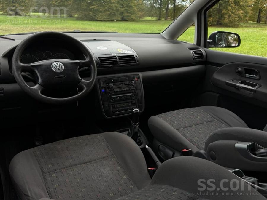 Grey Volkswagen Sharan 2003 in Riga, with an engine capacity of 1.90 L and mileage of 292 thousand km for 1590 €, photo 11 on AUTOMOTO.COM.LV