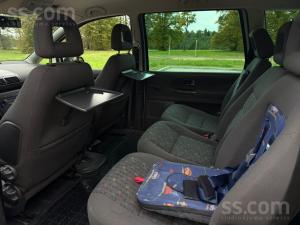 Grey Volkswagen Sharan 2003 in Riga, with an engine capacity of 1.90 L and mileage of 292 thousand km for 1590 €, photo 13 on AUTOMOTO.COM.LV