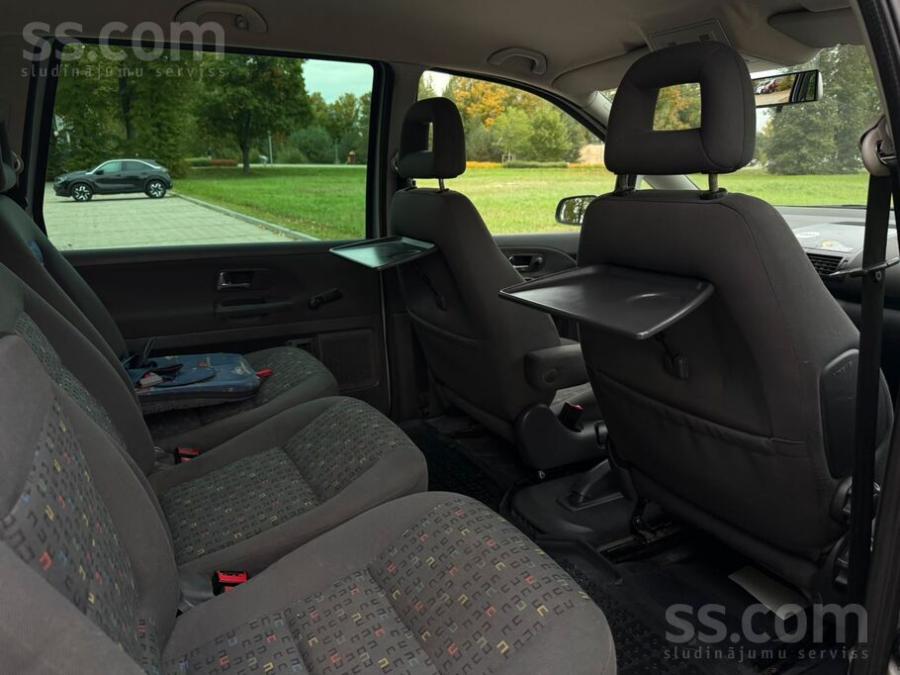 Grey Volkswagen Sharan 2003 in Riga, with an engine capacity of 1.90 L and mileage of 292 thousand km for 1590 €, photo 14 on AUTOMOTO.COM.LV