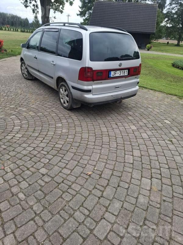 Grey Volkswagen Sharan 2003 in Valmiera, with an engine capacity of 1.90 L and mileage of 350 thousand km for 500 €, photo 4 on AUTOMOTO.COM.LV