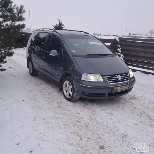 Pelēks Volkswagen Sharan 2004 Marijampole, ar dzinēja tilpumu 1.90 L un nobraukumu 260 tūkst. km par 2900 €, foto 2 vietnē AUTOMOTO.COM.LV