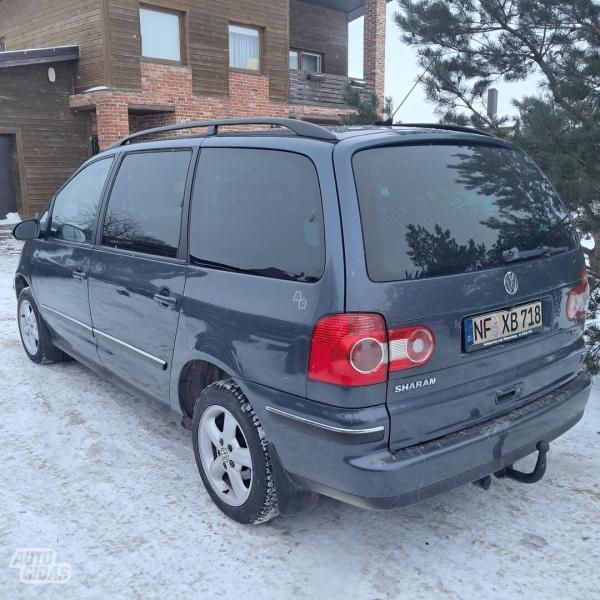Pelēks Volkswagen Sharan 2004 Marijampole, ar dzinēja tilpumu 1.90 L un nobraukumu 260 tūkst. km par 2900 €, foto 5 vietnē AUTOMOTO.COM.LV