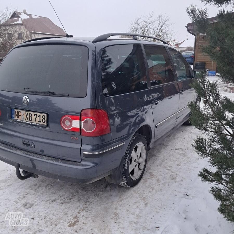 Grey Volkswagen Sharan 2004 in Marijampole, with an engine capacity of 1.90 L and mileage of 260 thousand km for 2900 €, photo 6 on AUTOMOTO.COM.LV