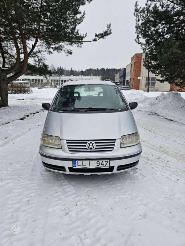 Pelēks Volkswagen Sharan 2004 Viļņa, ar dzinēja tilpumu 1.90 L un nobraukumu 525 tūkst. km par 1200 €, foto 1 vietnē AUTOMOTO.COM.LV