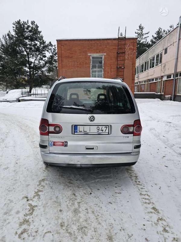 Pelēks Volkswagen Sharan 2004 Viļņa, ar dzinēja tilpumu 1.90 L un nobraukumu 525 tūkst. km par 1200 €, foto 3 vietnē AUTOMOTO.COM.LV