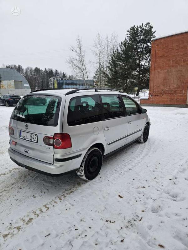 Pelēks Volkswagen Sharan 2004 Viļņa, ar dzinēja tilpumu 1.90 L un nobraukumu 525 tūkst. km par 1200 €, foto 4 vietnē AUTOMOTO.COM.LV