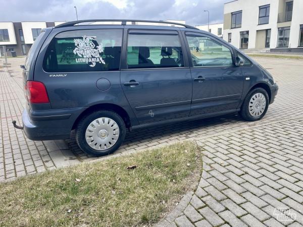 Grey Volkswagen Sharan 2004 in Vilnius, with an engine capacity of 1.90 L and mileage of 228 thousand km for 2500 €, photo 7 on AUTOMOTO.COM.LV