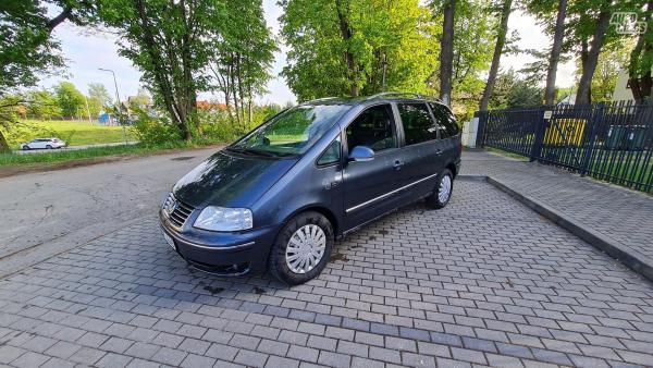 Grey Volkswagen Sharan 2004 in Kaunas, with an engine capacity of 1.90 L and mileage of 415 thousand km for 1850 €, photo 2 on AUTOMOTO.COM.LV