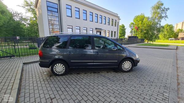 Grey Volkswagen Sharan 2004 in Kaunas, with an engine capacity of 1.90 L and mileage of 415 thousand km for 1850 €, photo 7 on AUTOMOTO.COM.LV