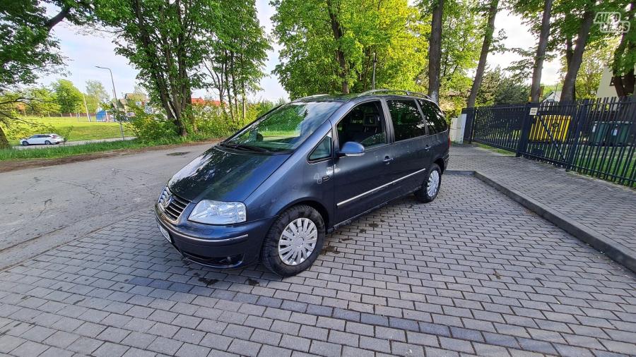 Grey Volkswagen Sharan 2004 in Kaunas, with an engine capacity of 1.90 L and mileage of 415 thousand km for 1850 €, photo 3 on AUTOMOTO.COM.LV