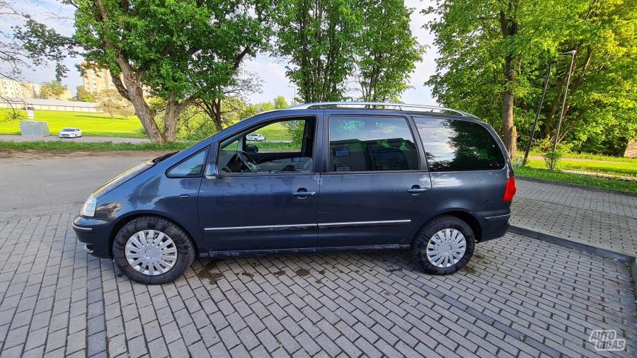 Grey Volkswagen Sharan 2004 in Kaunas, with an engine capacity of 1.90 L and mileage of 415 thousand km for 1850 €, photo 5 on AUTOMOTO.COM.LV