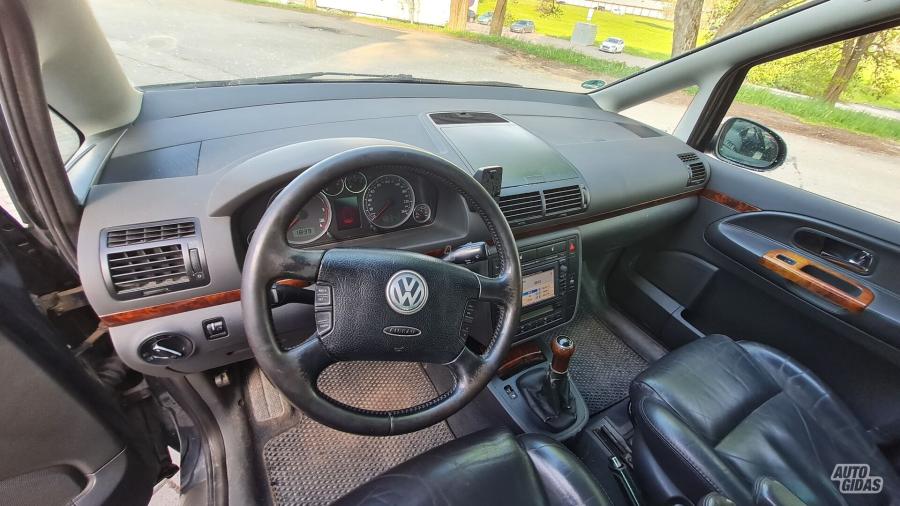 Grey Volkswagen Sharan 2004 in Kaunas, with an engine capacity of 1.90 L and mileage of 415 thousand km for 1850 €, photo 12 on AUTOMOTO.COM.LV