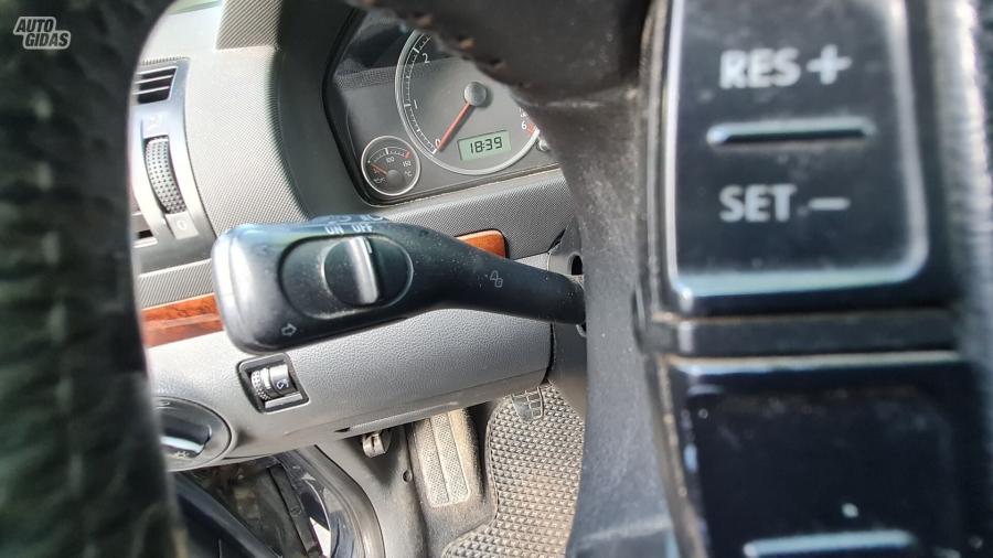 Grey Volkswagen Sharan 2004 in Kaunas, with an engine capacity of 1.90 L and mileage of 415 thousand km for 1850 €, photo 17 on AUTOMOTO.COM.LV