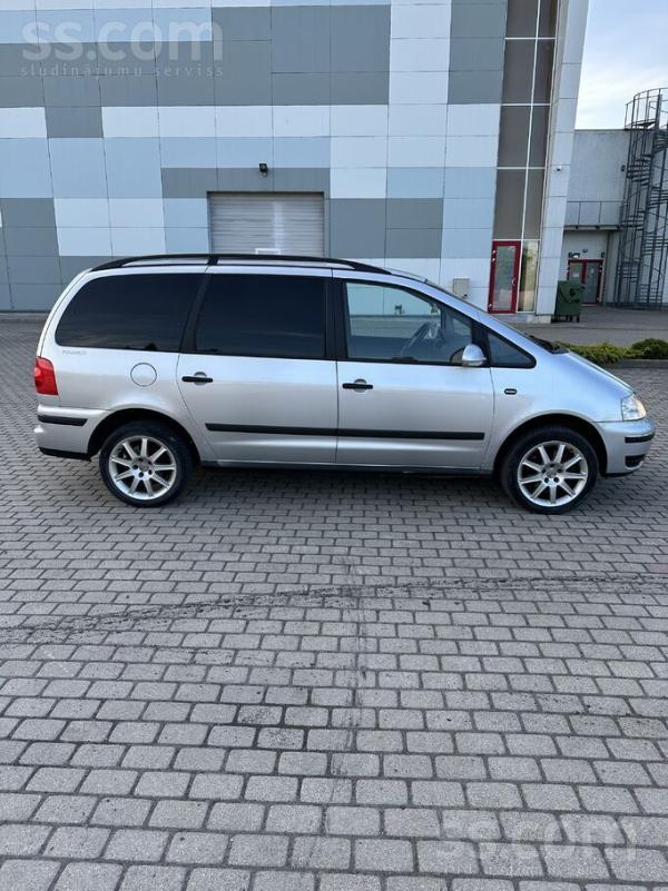 Pelēks Volkswagen Sharan 2004 Dobele, ar dzinēja tilpumu 1.90 L un nobraukumu 337 tūkst. km par 1790 €, foto 3 vietnē AUTOMOTO.COM.LV