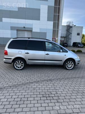 Grey Volkswagen Sharan 2004 in Dobele, with an engine capacity of 1.90 L and mileage of 337 thousand km for 1790 €, photo 6 on AUTOMOTO.COM.LV