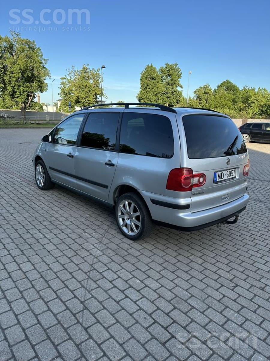 Grey Volkswagen Sharan 2004 in Dobele, with an engine capacity of 1.90 L and mileage of 337 thousand km for 1790 €, photo 9 on AUTOMOTO.COM.LV