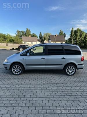 Grey Volkswagen Sharan 2004 in Dobele, with an engine capacity of 1.90 L and mileage of 337 thousand km for 1790 €, photo 10 on AUTOMOTO.COM.LV