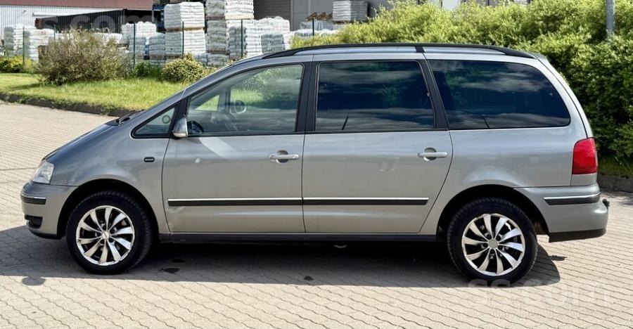 Pelēks Volkswagen Sharan 2004 Rīga, ar dzinēja tilpumu 1.90 L un nobraukumu 351 tūkst. km par 1890 €, foto 3 vietnē AUTOMOTO.COM.LV