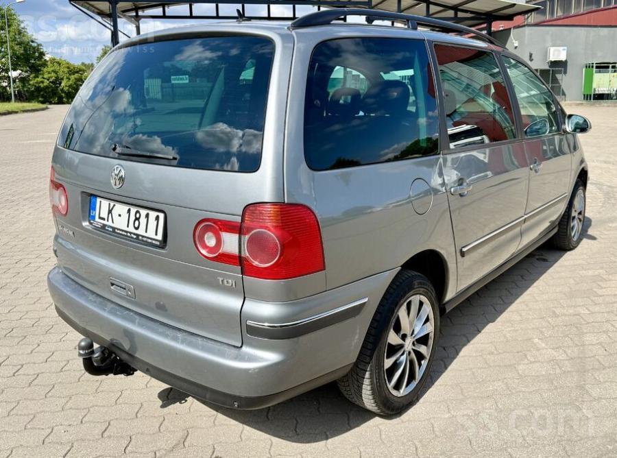 Pelēks Volkswagen Sharan 2004 Rīga, ar dzinēja tilpumu 1.90 L un nobraukumu 351 tūkst. km par 1890 €, foto 4 vietnē AUTOMOTO.COM.LV