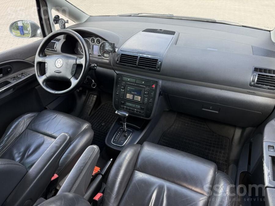 Pelēks Volkswagen Sharan 2004 Rīga, ar dzinēja tilpumu 1.90 L un nobraukumu 351 tūkst. km par 1890 €, foto 6 vietnē AUTOMOTO.COM.LV