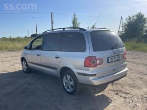 Pelēks Volkswagen Sharan 2004 Tukums, ar dzinēja tilpumu 1.90 L un nobraukumu 372 tūkst. km par 1500 €, foto 6 vietnē AUTOMOTO.COM.LV