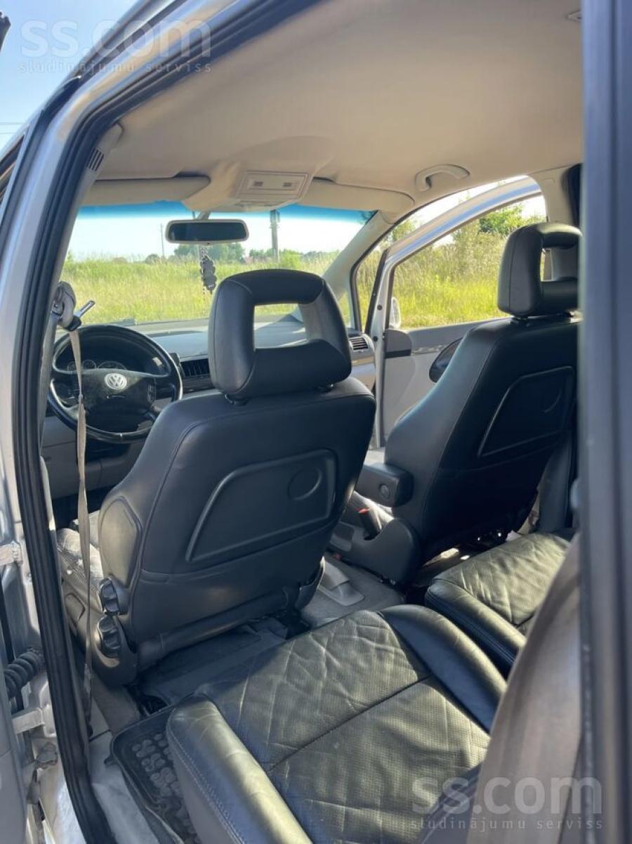 Pelēks Volkswagen Sharan 2004 Tukums, ar dzinēja tilpumu 1.90 L un nobraukumu 372 tūkst. km par 1500 €, foto 10 vietnē AUTOMOTO.COM.LV