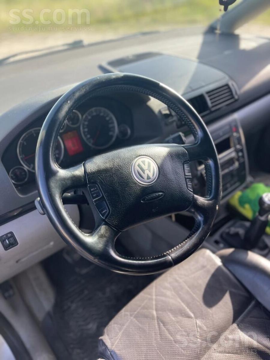 Pelēks Volkswagen Sharan 2004 Tukums, ar dzinēja tilpumu 1.90 L un nobraukumu 372 tūkst. km par 1500 €, foto 18 vietnē AUTOMOTO.COM.LV