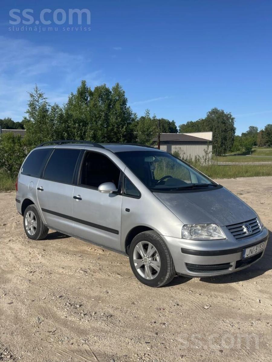 Pelēks Volkswagen Sharan 2004 Tukums, ar dzinēja tilpumu 1.90 L un nobraukumu 372 tūkst. km par 1500 €, foto 19 vietnē AUTOMOTO.COM.LV