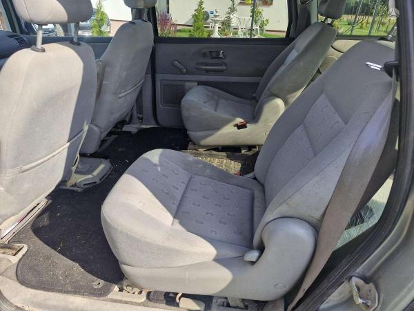 Grey Volkswagen Sharan 2004 in Klaipeda, with an engine capacity of 1.90 L and mileage of 447 thousand km for 750 €, photo 8 on AUTOMOTO.COM.LV