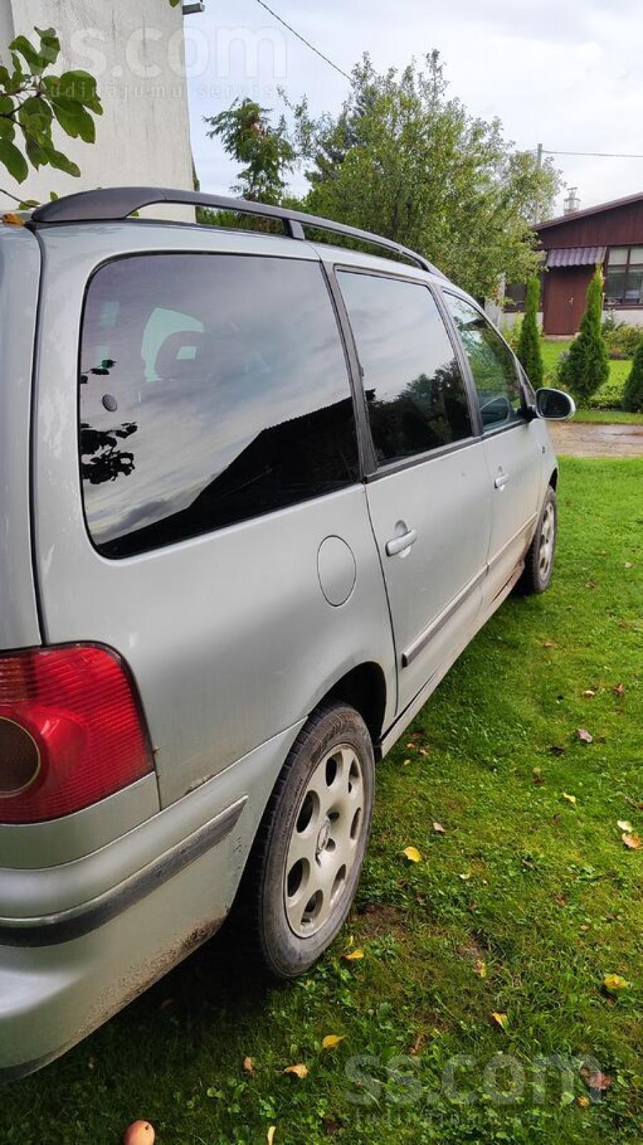 Pelēks Volkswagen Sharan 2004 Gulbene, ar dzinēja tilpumu 1.90 L un nobraukumu 293 tūkst. km par 2200 €, foto 4 vietnē AUTOMOTO.COM.LV