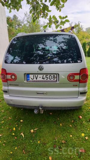 Pelēks Volkswagen Sharan 2004 Gulbene, ar dzinēja tilpumu 1.90 L un nobraukumu 293 tūkst. km par 2200 €, foto 5 vietnē AUTOMOTO.COM.LV