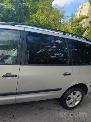 Grey Volkswagen Sharan 2004 in Riga, with an engine capacity of 1.90 L and mileage of 376 thousand km for 1620 €, photo 3 on AUTOMOTO.COM.LV