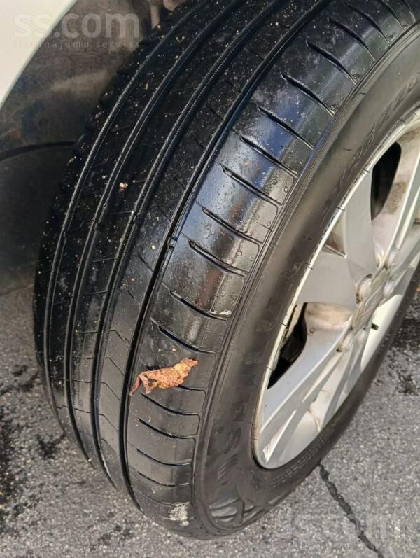Pelēks Volkswagen Sharan 2004 Rīga, ar dzinēja tilpumu 1.90 L un nobraukumu 376 tūkst. km par 1620 €, foto 7 vietnē AUTOMOTO.COM.LV