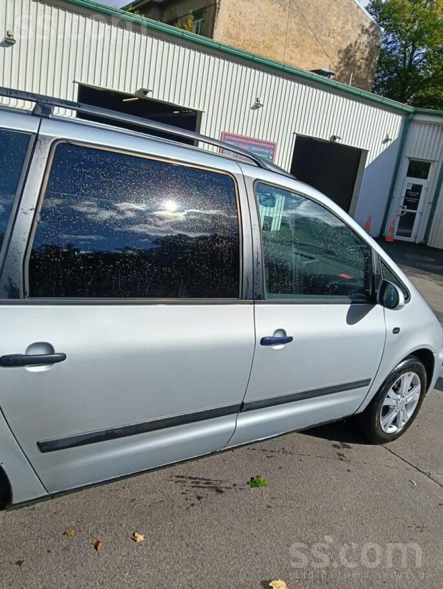 Grey Volkswagen Sharan 2004 in Riga, with an engine capacity of 1.90 L and mileage of 376 thousand km for 1620 €, photo 10 on AUTOMOTO.COM.LV