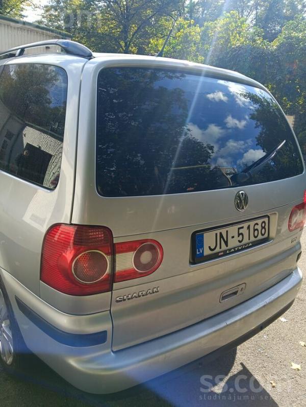 Pelēks Volkswagen Sharan 2004 Rīga, ar dzinēja tilpumu 1.90 L un nobraukumu 376 tūkst. km par 1620 €, foto 4 vietnē AUTOMOTO.COM.LV