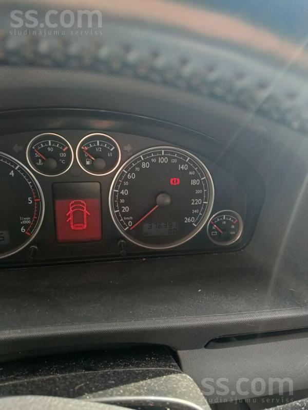 Pelēks Volkswagen Sharan 2004 Rīga, ar dzinēja tilpumu 1.90 L un nobraukumu 376 tūkst. km par 1620 €, foto 8 vietnē AUTOMOTO.COM.LV