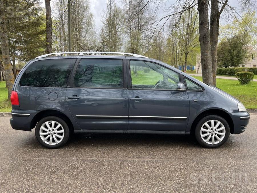 Pelēks Volkswagen Sharan 2005 Rēzekne, ar dzinēja tilpumu 1.90 L un nobraukumu 400 tūkst. km par 2250 €, foto 5 vietnē AUTOMOTO.COM.LV