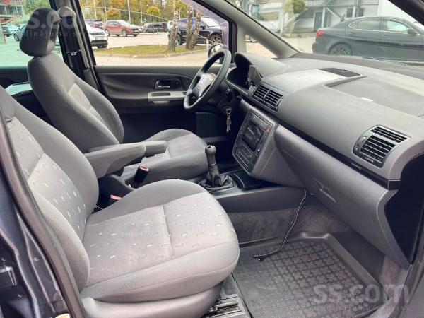 Pelēks Volkswagen Sharan 2005 Rīga, ar dzinēja tilpumu 1.90 L un nobraukumu 0 tūkst. km par 2990 €, foto 11 vietnē AUTOMOTO.COM.LV