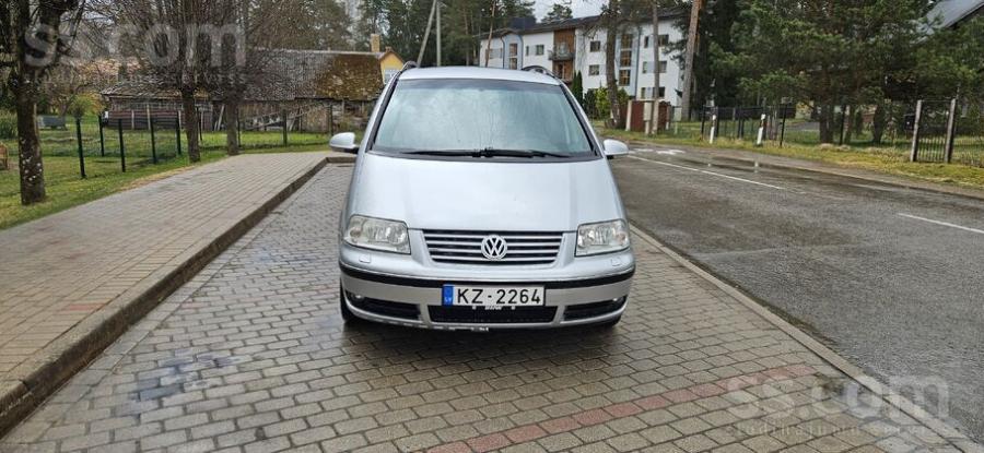Pelēks Volkswagen Sharan 2005 Rīga, ar dzinēja tilpumu 1.90 L un nobraukumu 290 tūkst. km par 1400 €, foto 1 vietnē AUTOMOTO.COM.LV